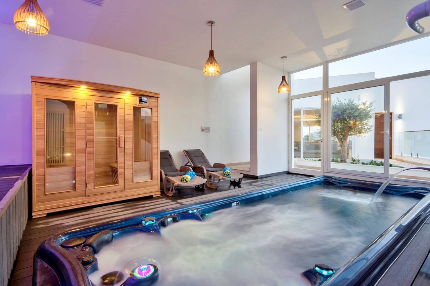 Sunrans Spas & Hot Tubs | Dealer-wanted | Top1 SPA manufacturer