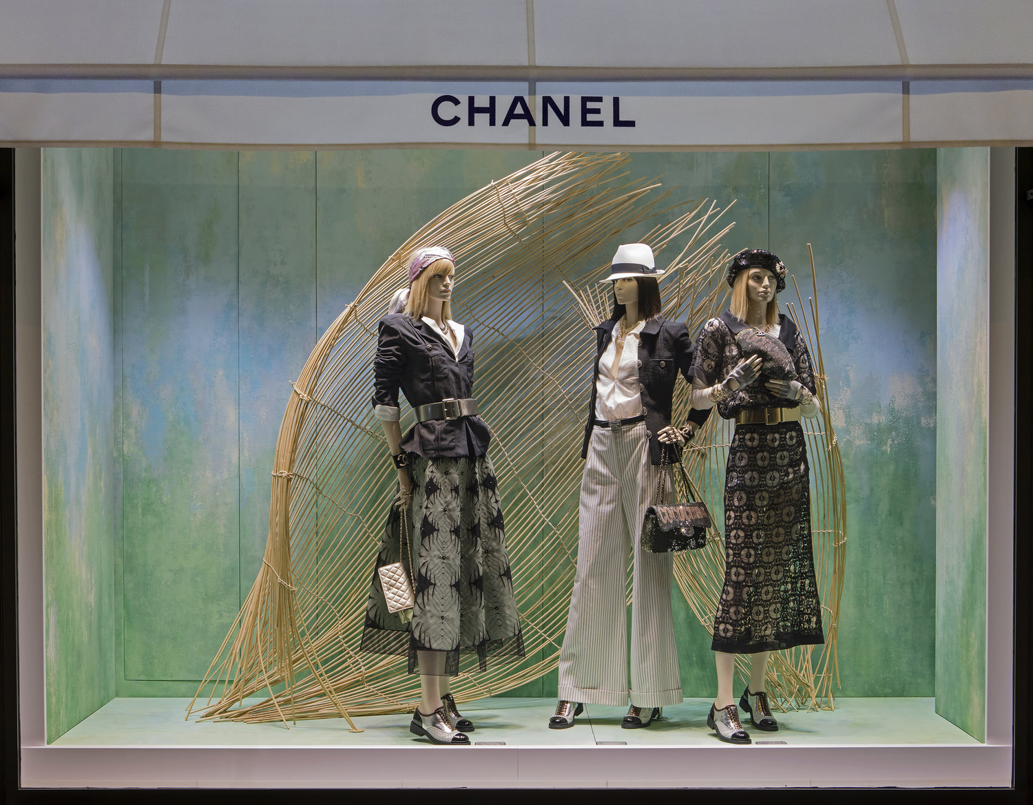 Chanel Window Display Design in 2016 Bailivisual