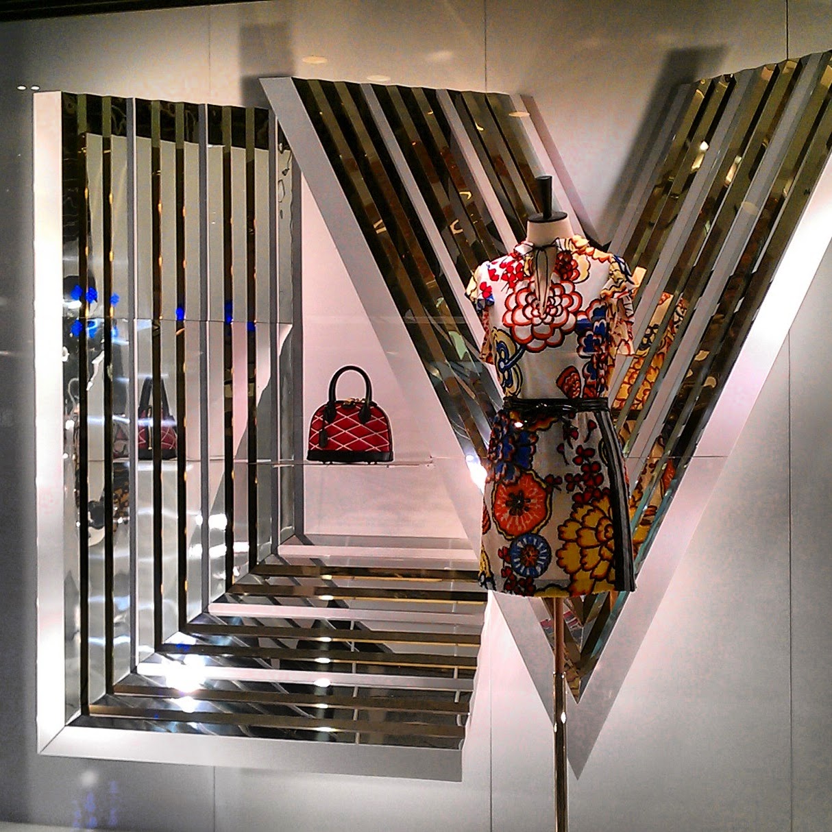 2015 Louis Vuitton (LV) Window Display Design