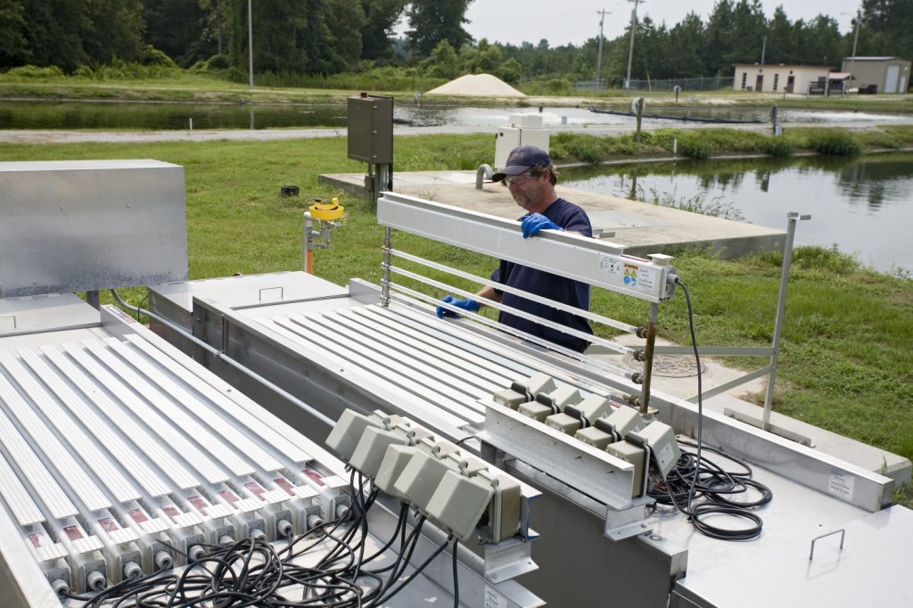 Trojanuv group 3000S - Robust, Dependable UV Disinfection for Small ...